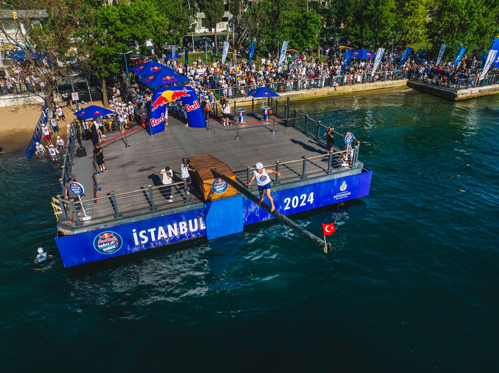 Red Bull Yağlı Direk Coşkusu Beykoz’da Yaşandı » Beykoz Olay Beykoz ...