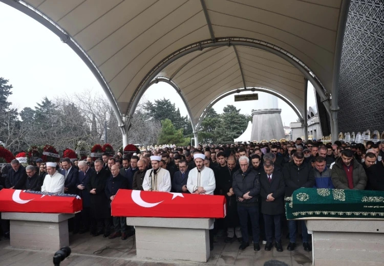 Bolu yangınında ölen Fenerbahçeli yüzücü Beykoz’a defnedildi » Beykoz ...